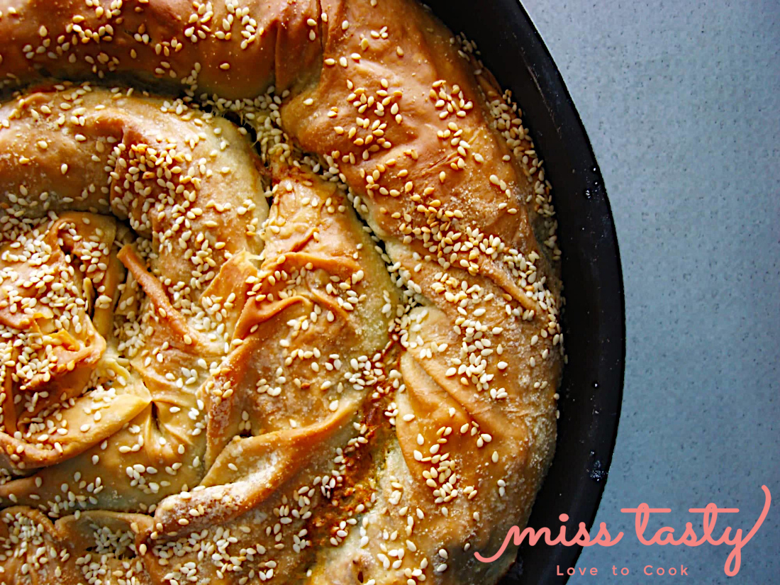 Σπανακοτυρόπιτα με άγρια χόρτα - Miss Tasty