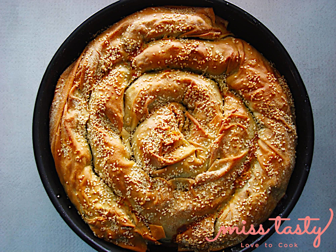 Σπανακοτυρόπιτα με άγρια χόρτα - Miss Tasty