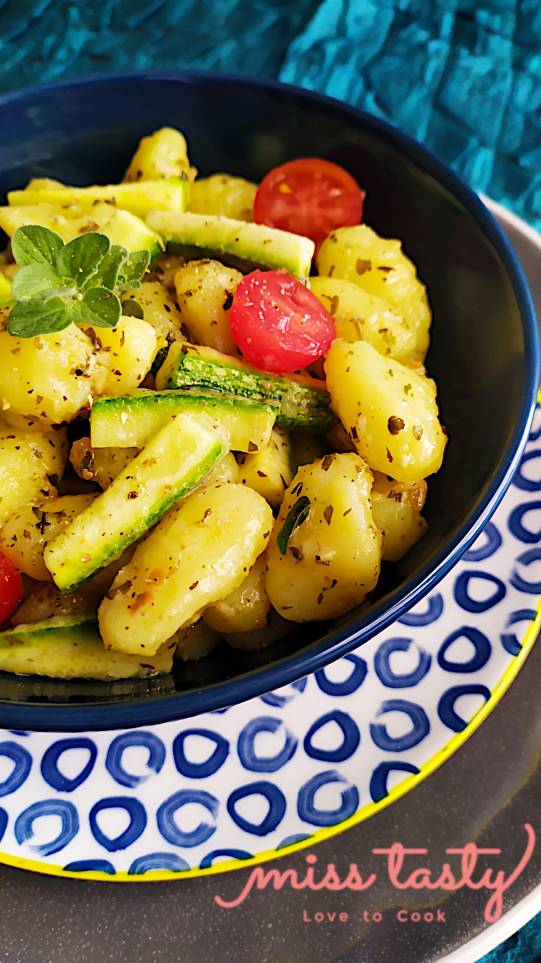 Νιόκι πατάτας με πέστο και κολοκυθάκια πανεύκολο - Miss Tasty